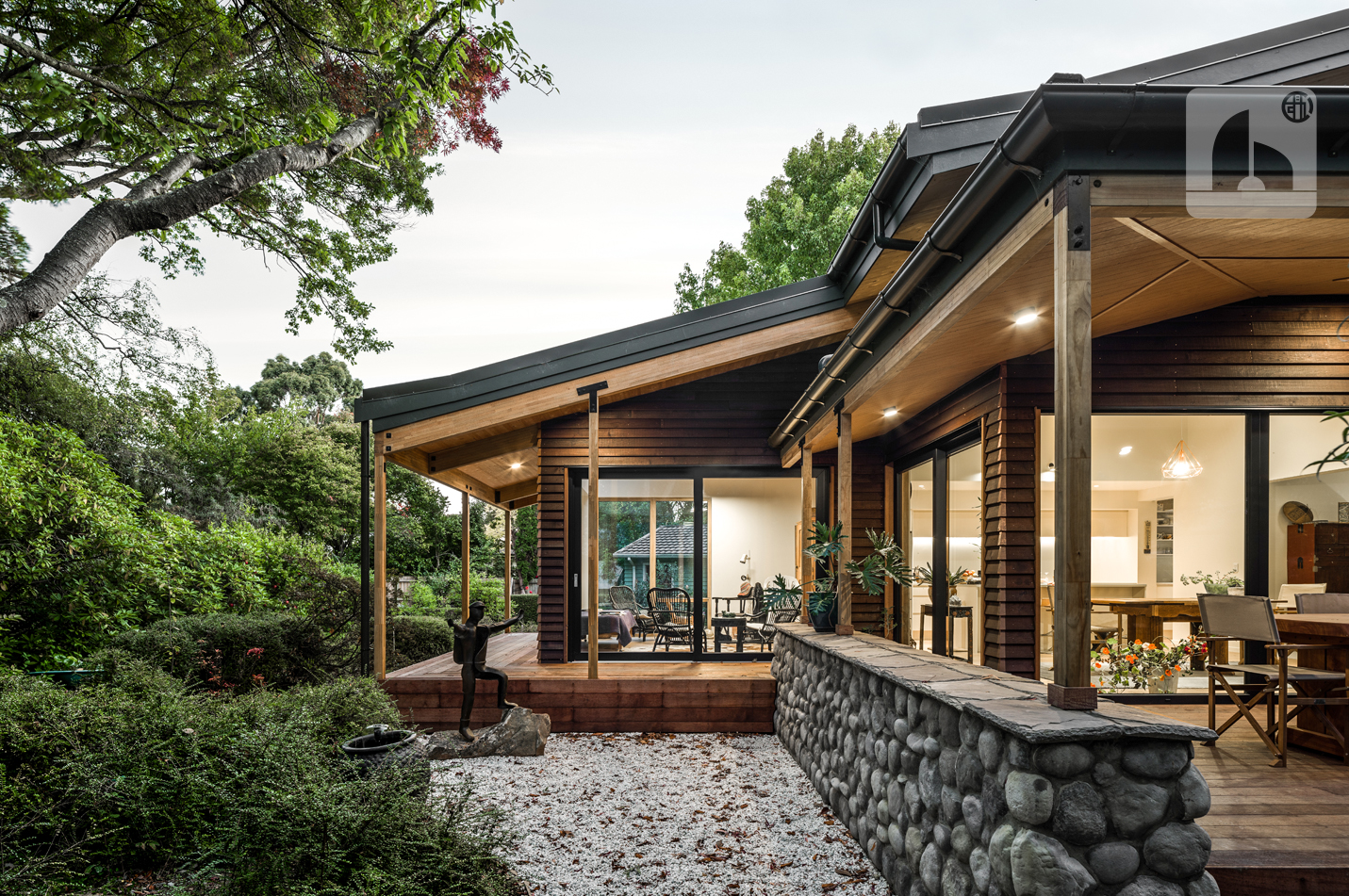 The Timeless Big Cottage - Bob Burnett Architecture