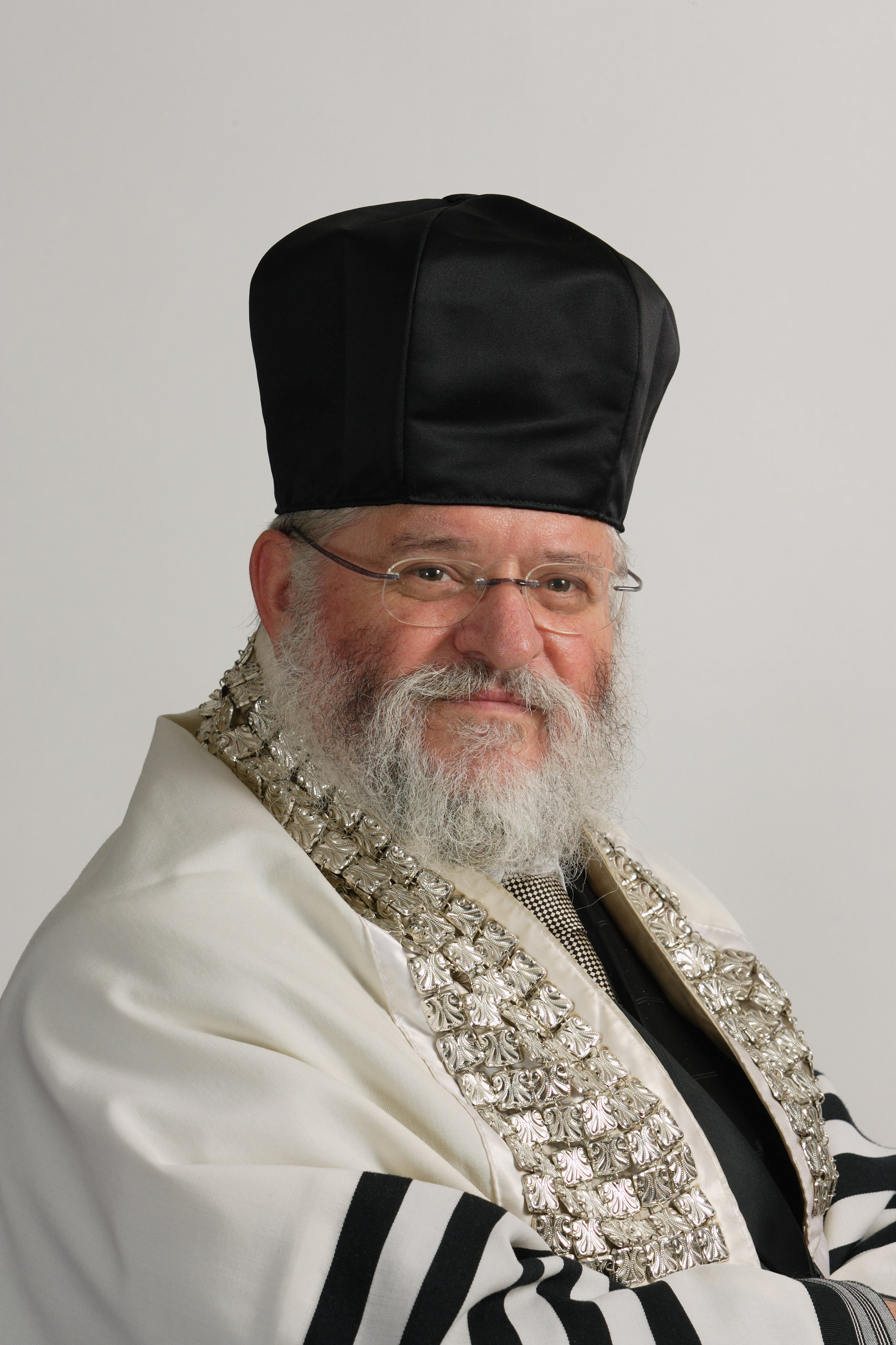 Future of legendary Hasidic cantor at storied synagogue uncertain after ...