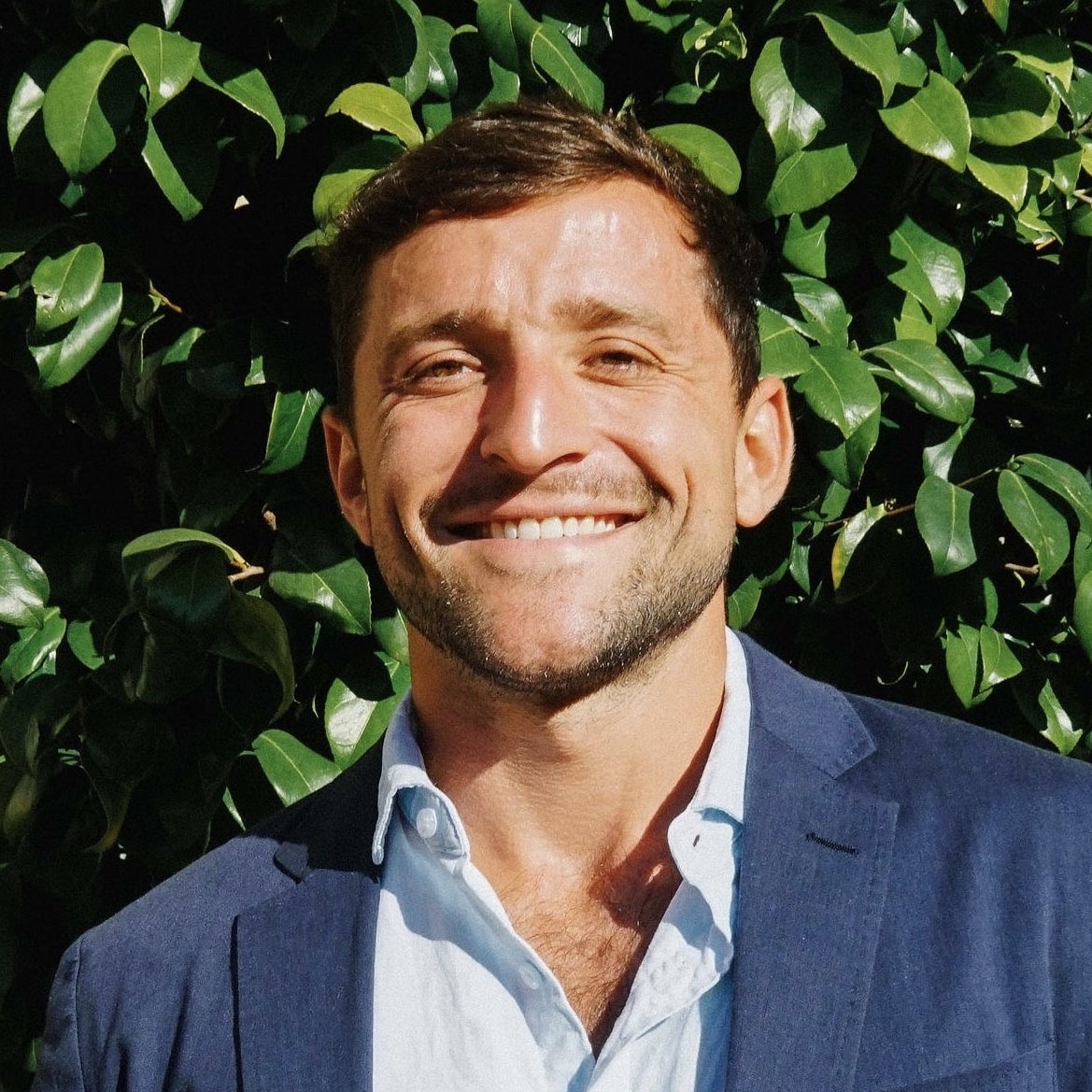 Hello Generalist — Hire pre-vetted ops contractors