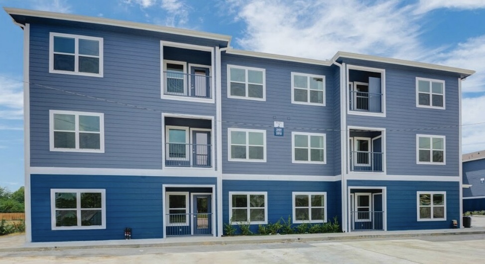 Azul Apartments | Lone Star Capital