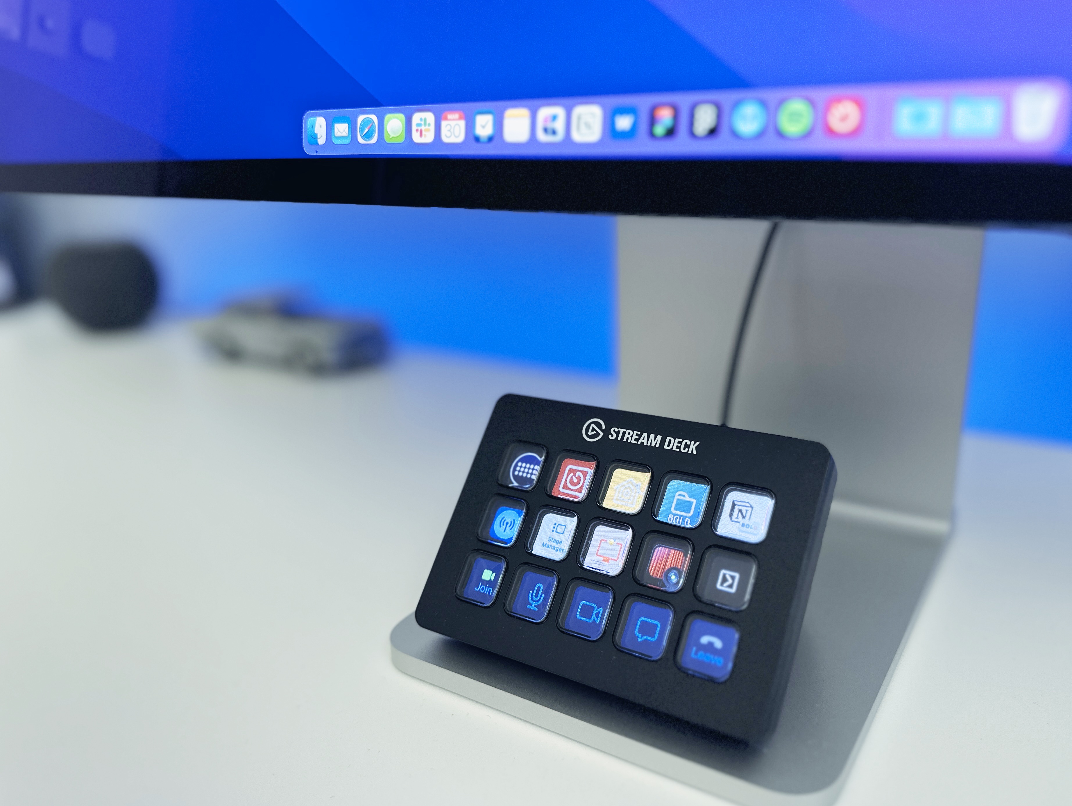 Apple Home Office & Desk Setup for 2023
