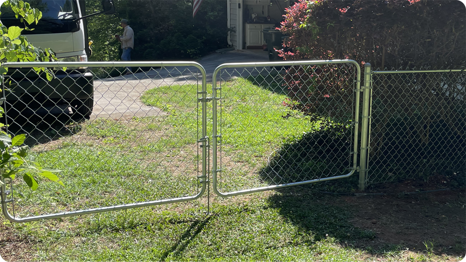 10 Awesome Chain Link Fence Ideas & Designs in 2023