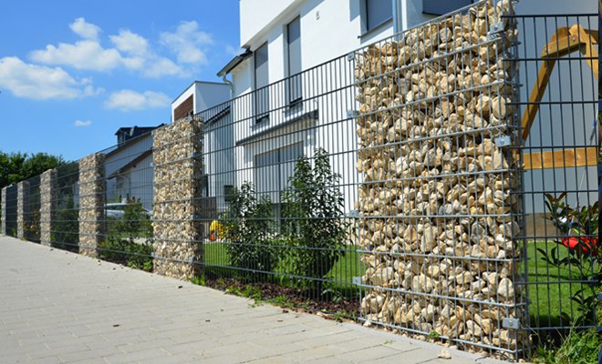 27 Awesome Metal Fence Ideas to Get Inspired in 2023