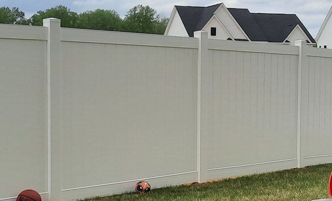 12 Stylish Vinyl Fence Toppers to Enhance Your Outdoors