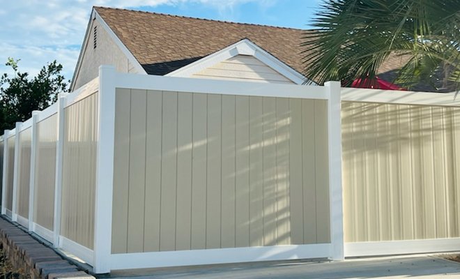 How to Choose the Right Vinyl Fence Color for Your Yard