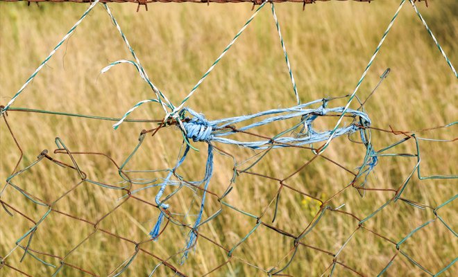 11 Clever Solutions to Fix Chain Link Fence Gaps in 2023