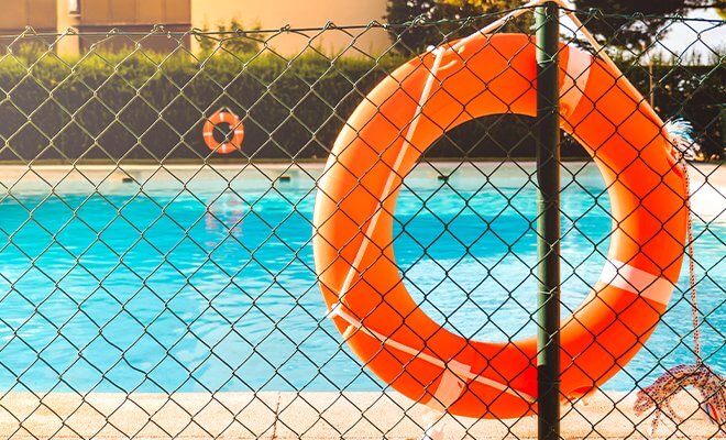 Complete Guide to Swimming Pool Fences [2024 Updates]