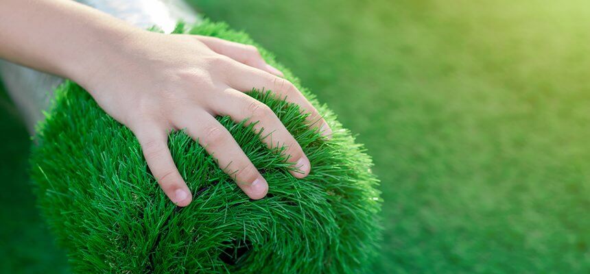 A Guide to Choosing the Best Fake Grass for Your Patio