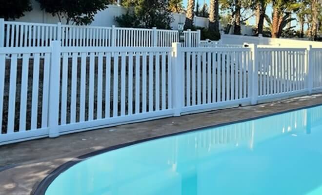 15 Stylish Pool Fence Design Ideas [with photos]
