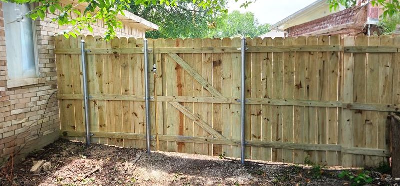 3 Best Fence Types to Withstand High Winds in 2023