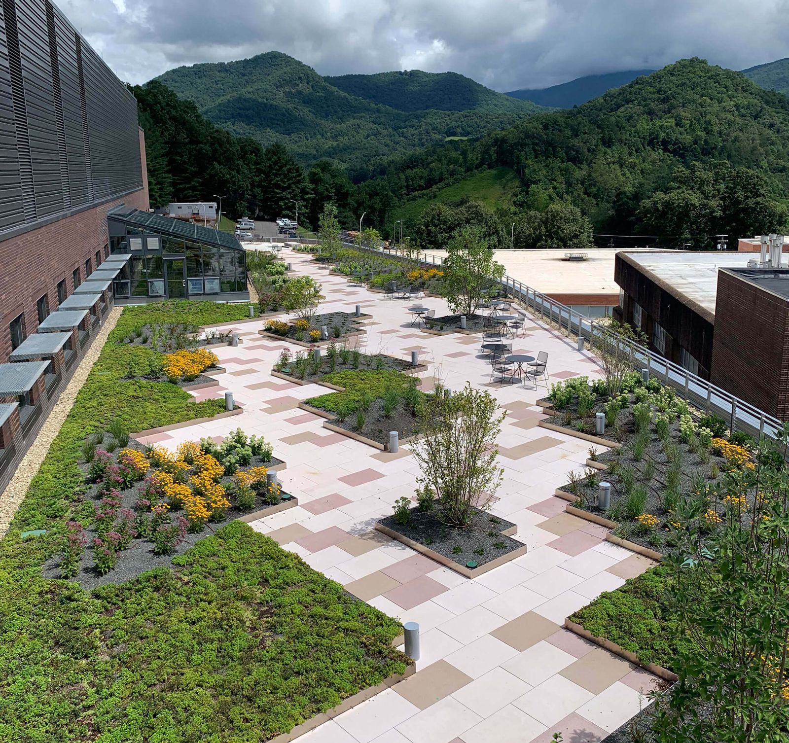 Apodaca Science Building | Education :: Living Roofs Inc.