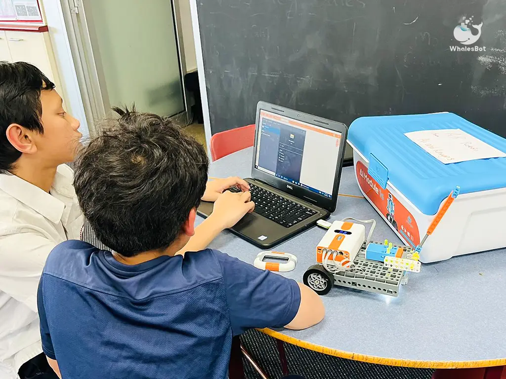 WhalesBot Blog | What is the best robotics kit for beginners