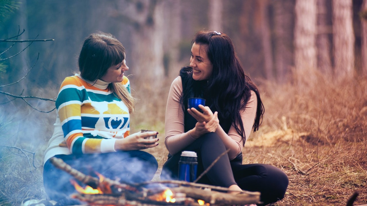 Using Positive Communication as a Reward: How It Works?