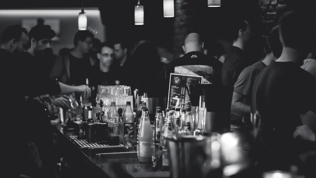 5 Signs You May Be a Weekend Alcoholic