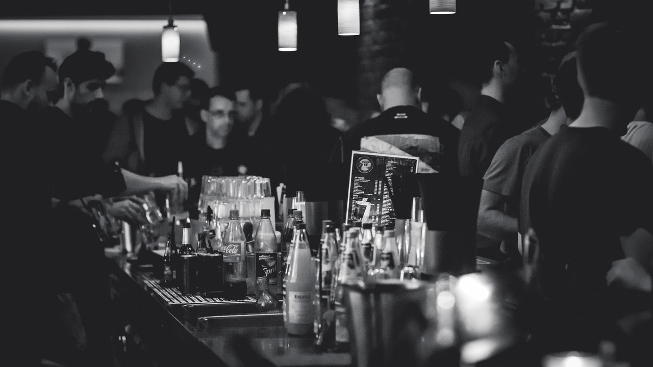 5 Signs You May Be a Weekend Alcoholic