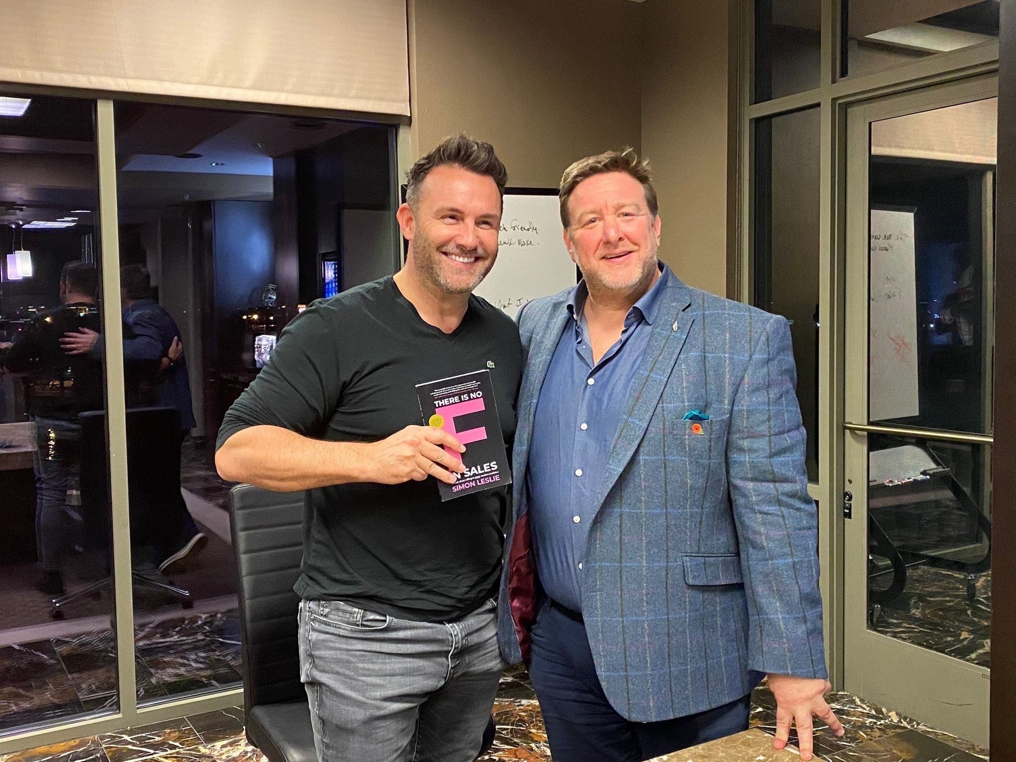 Simon Leslie - Entrepreneur | Speaker | Author | Coach