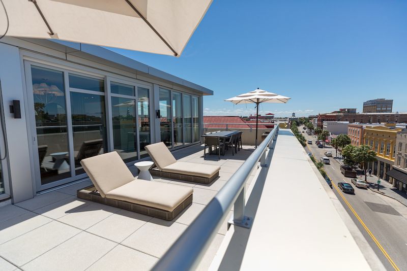 Charleston Hotel Rooms with Style - The Palmetto Hotel