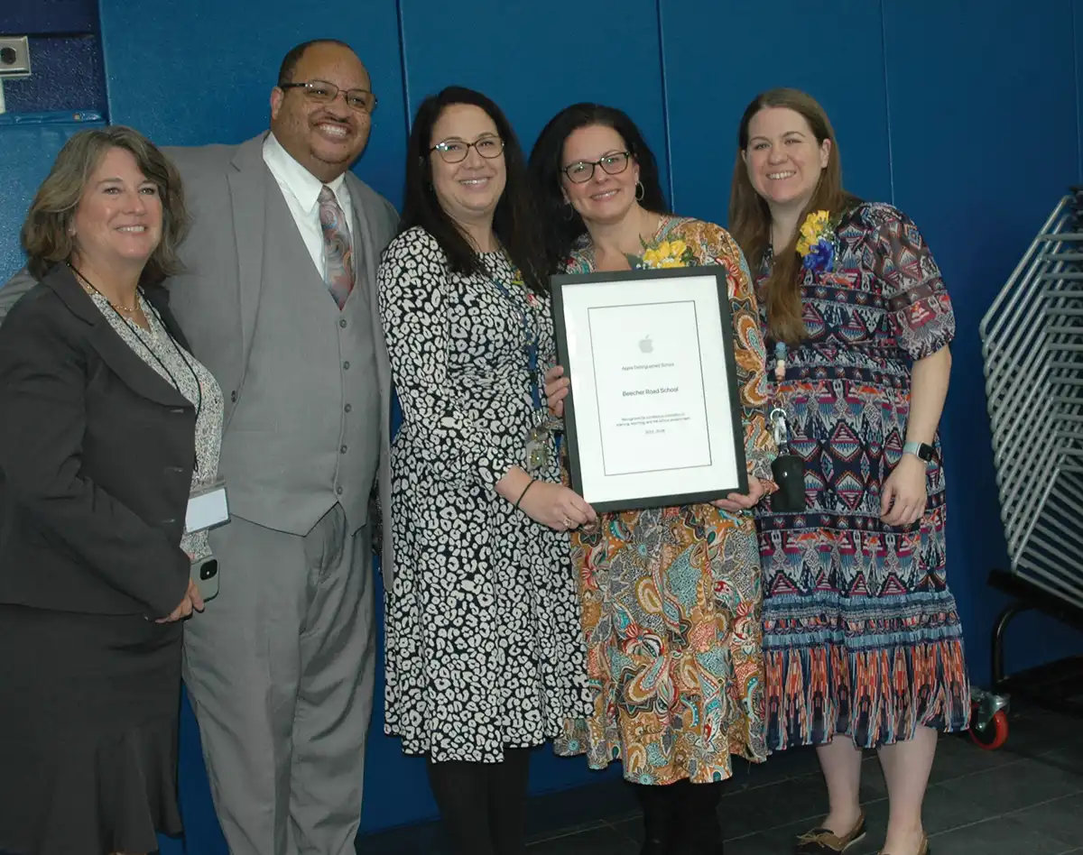 Beecher named Apple Distinguished School