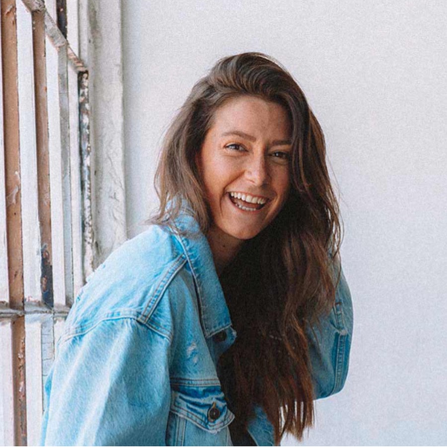 About Amber Rae, bestselling author & speaker