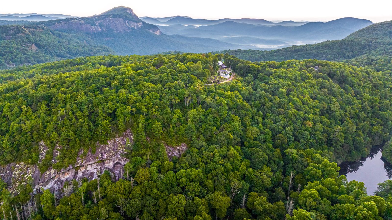 Sagee Mountain - Sagee Manor