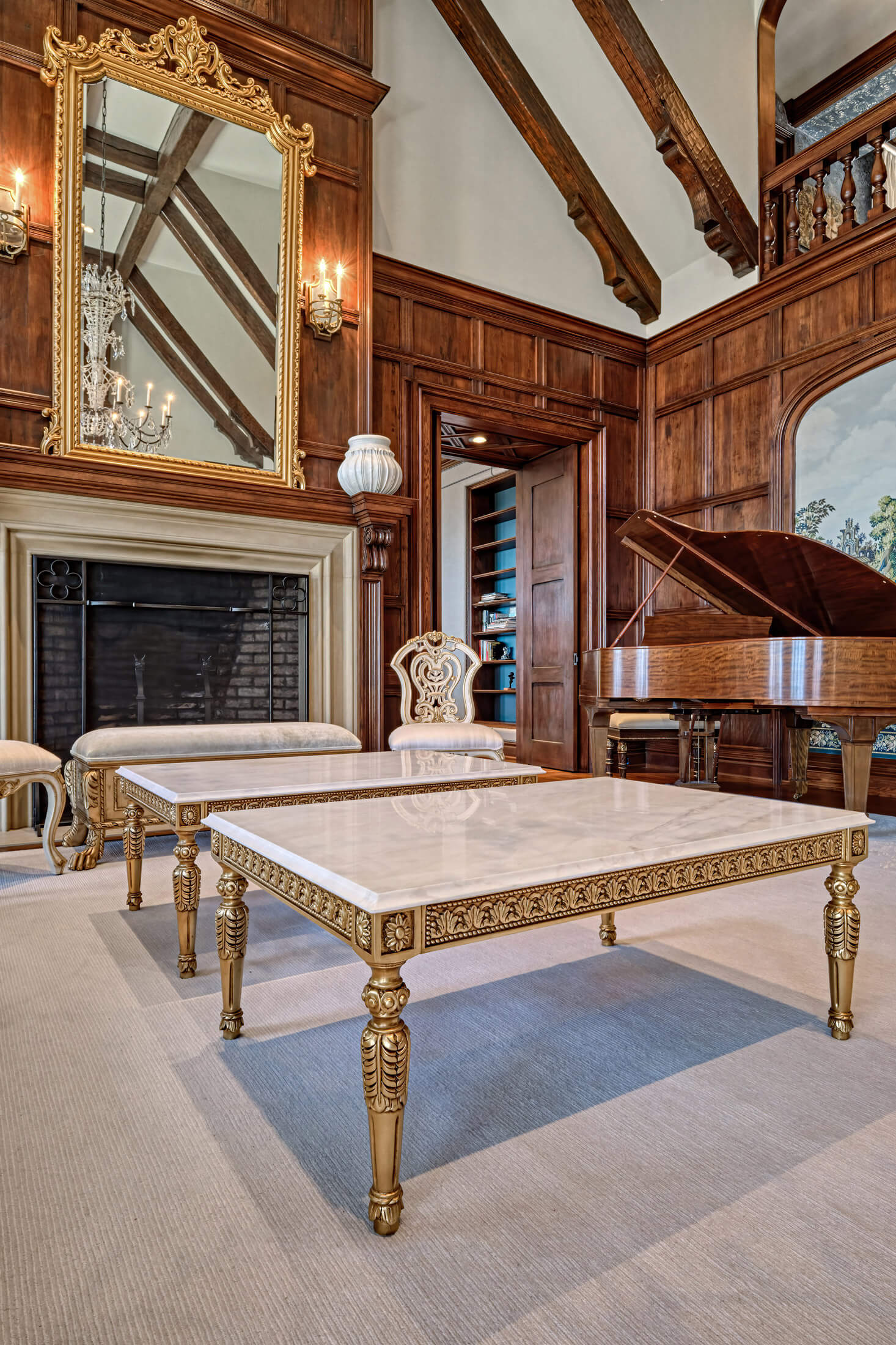 Main Hall - Gallery - Sagee Manor