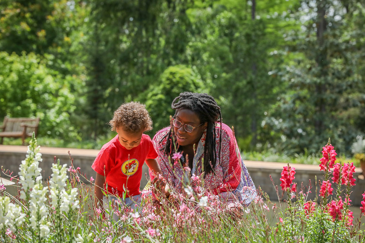 Tours | Moore Farms Botanical Garden