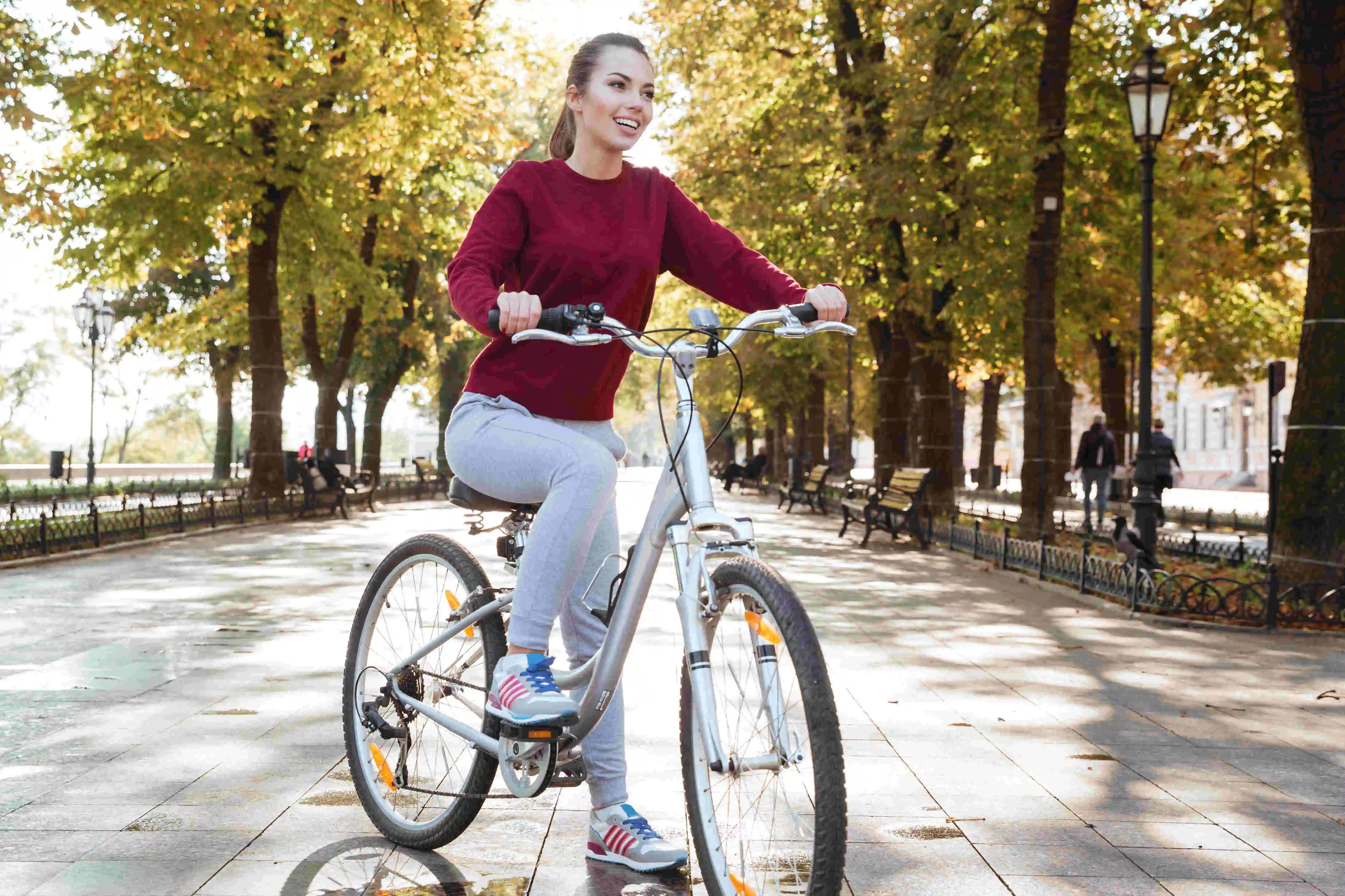 Elegantes Fahrradfahren Mit Kopfhrer Ebenbildnull