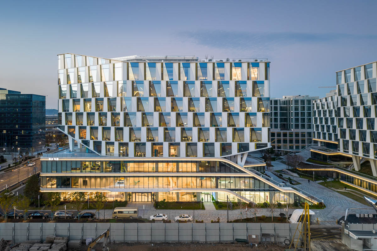 The Giant Whales | LYCS Architecture