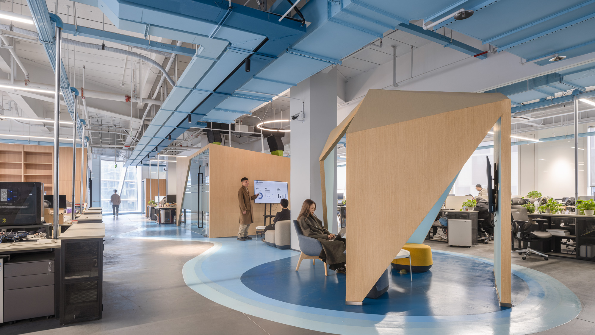 The Giant Whales | LYCS Architecture