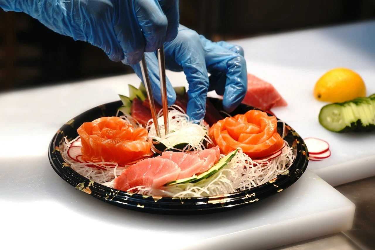 Raw Food Diet Explained: Pros, Cons, and Types | Signos