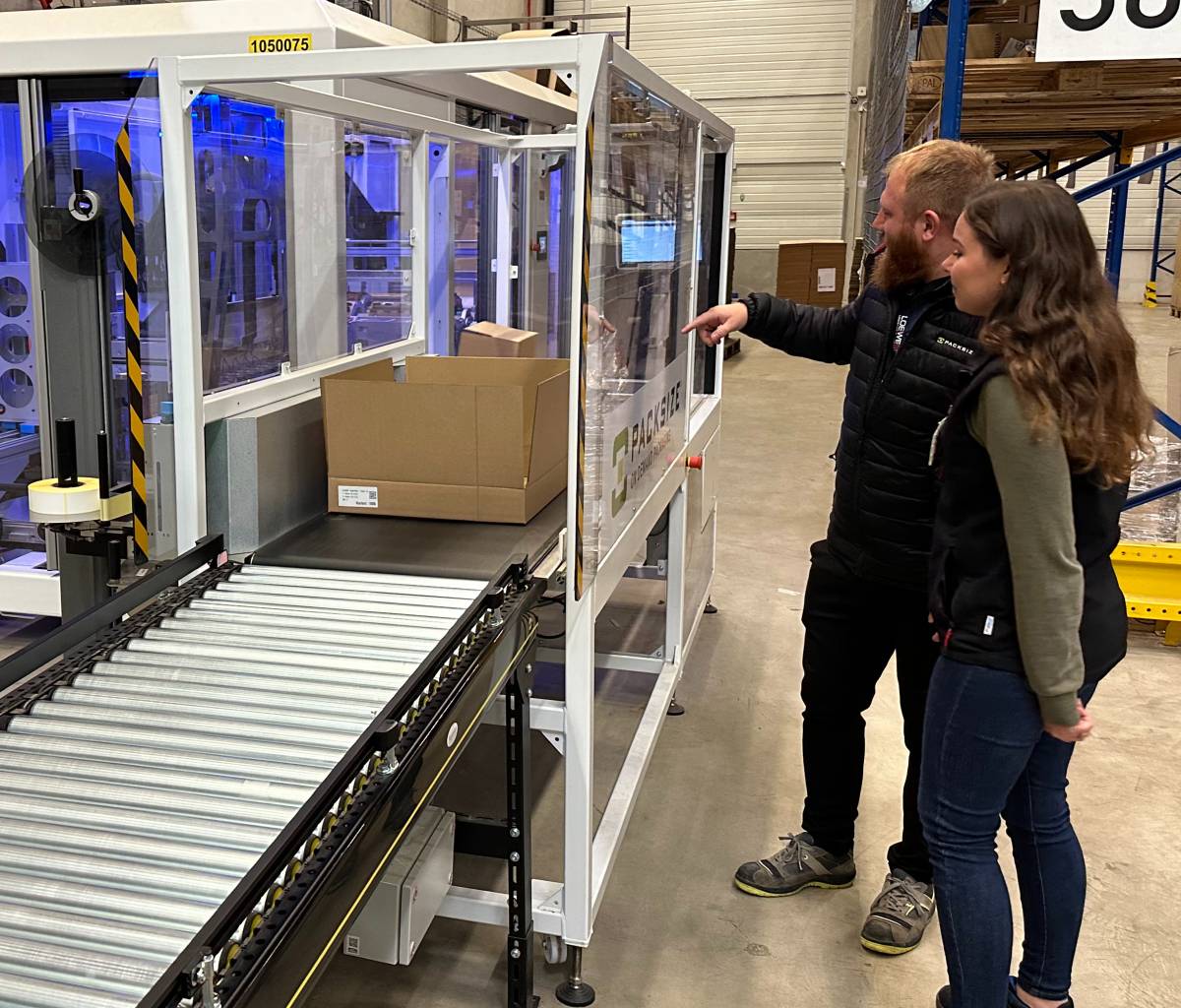 LOEWE Logistics packs and ships for Lufthansa WorldShop | Packsize