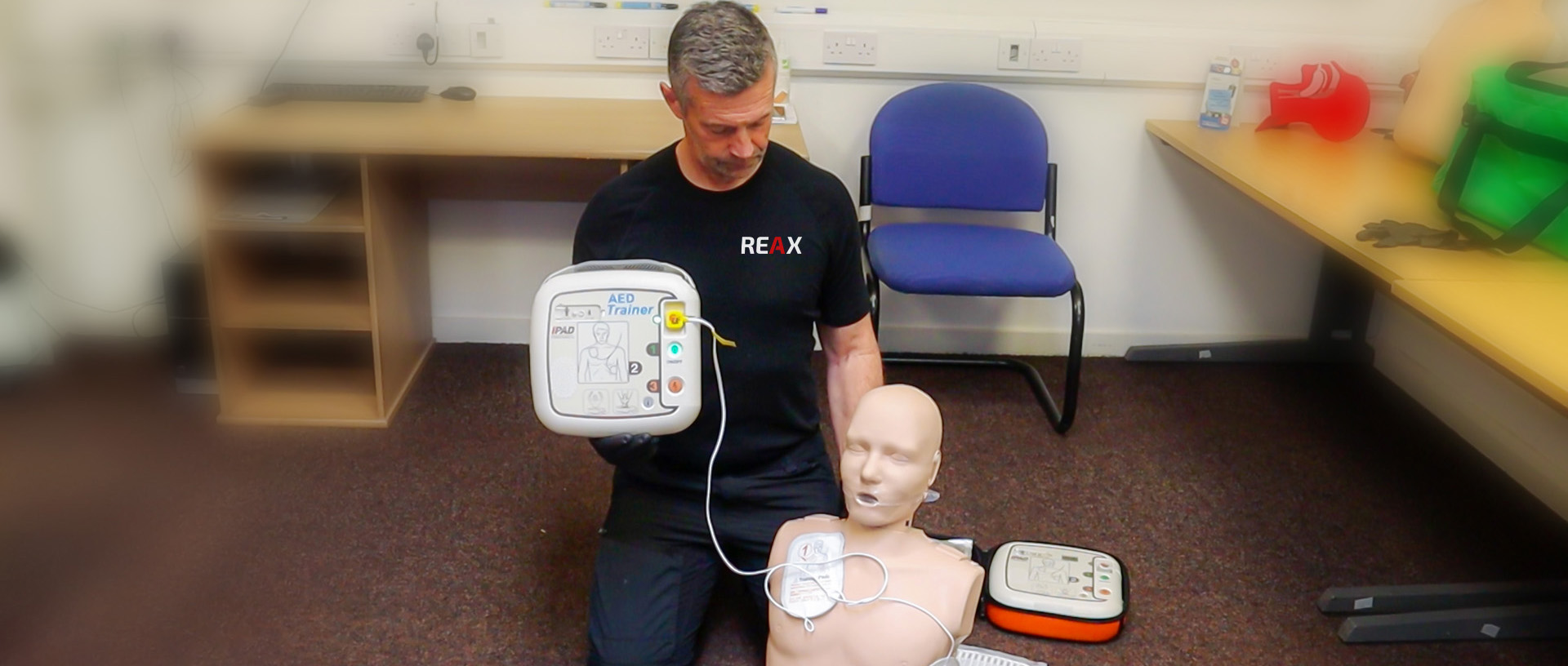 AED Defibrillator Training - £ 80.00 GBP | REAX