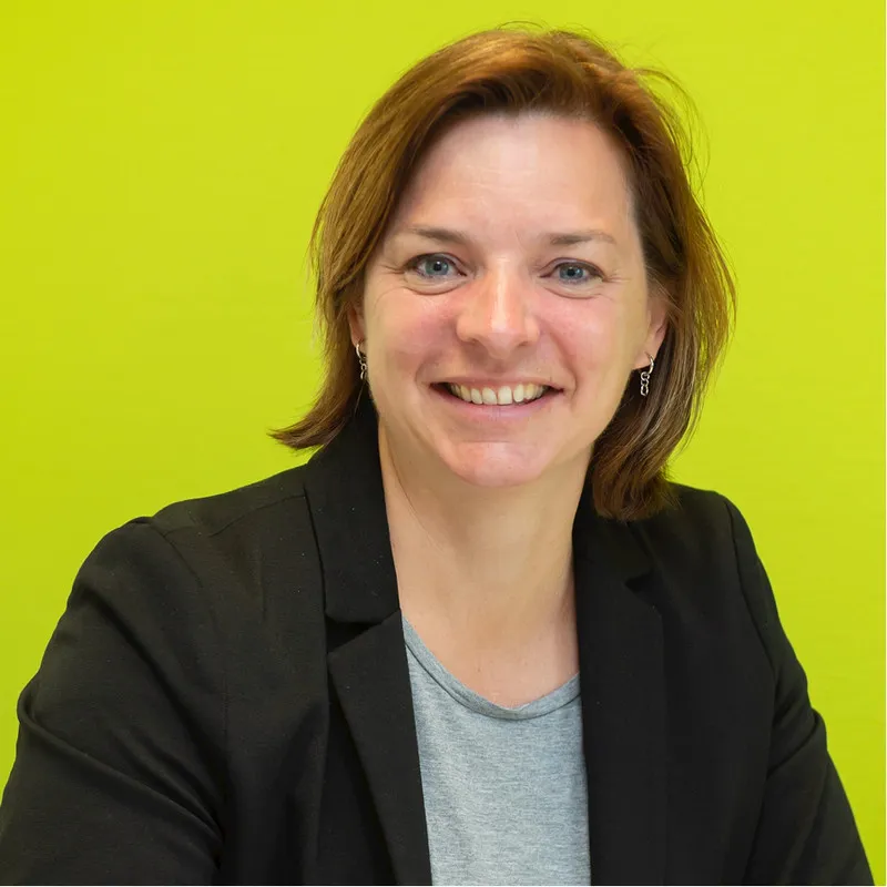 Employee Communication App for Non-desk Employees | Oneteam