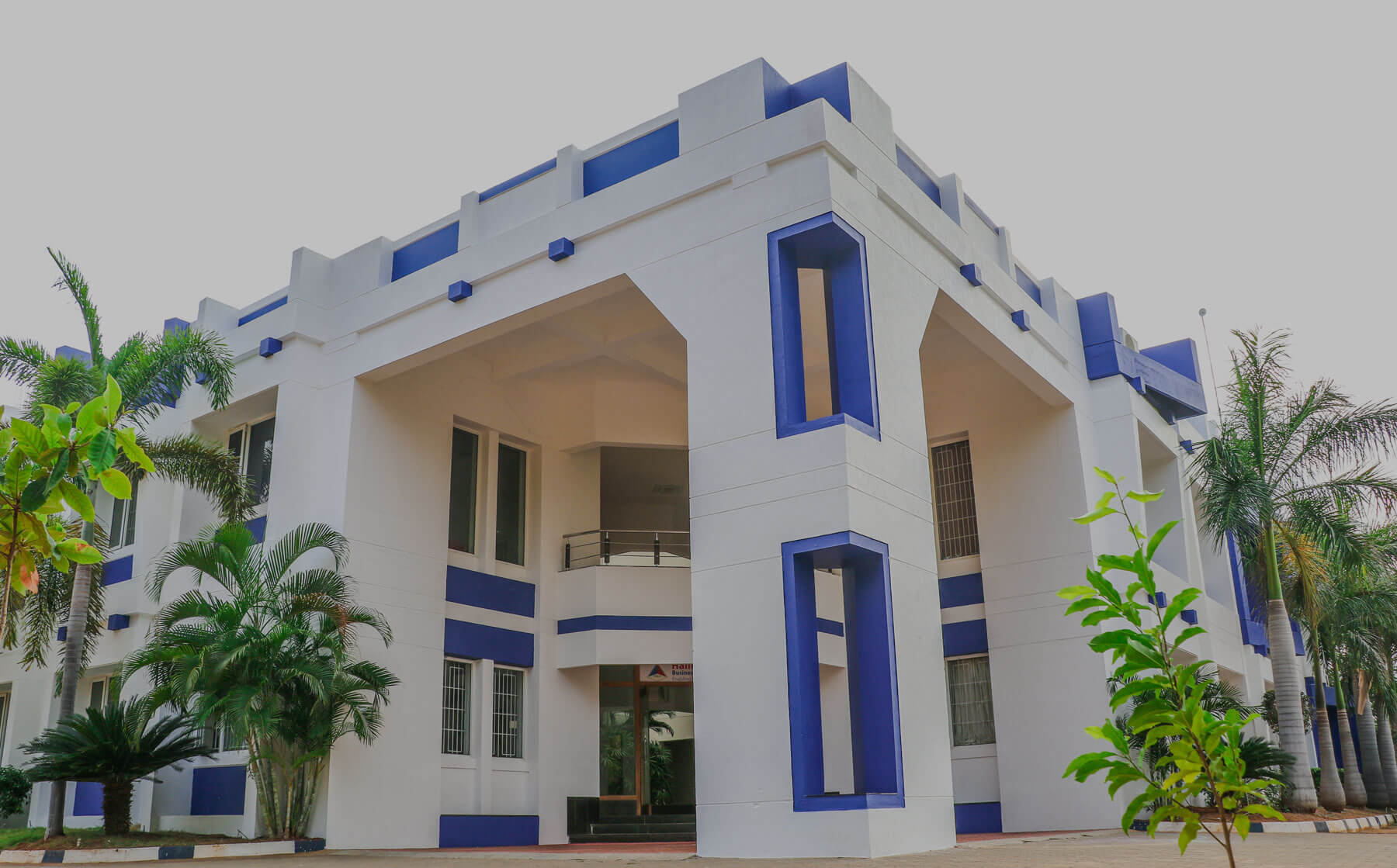 Hallmark Business School in Trichy | MBA College In Trichy
