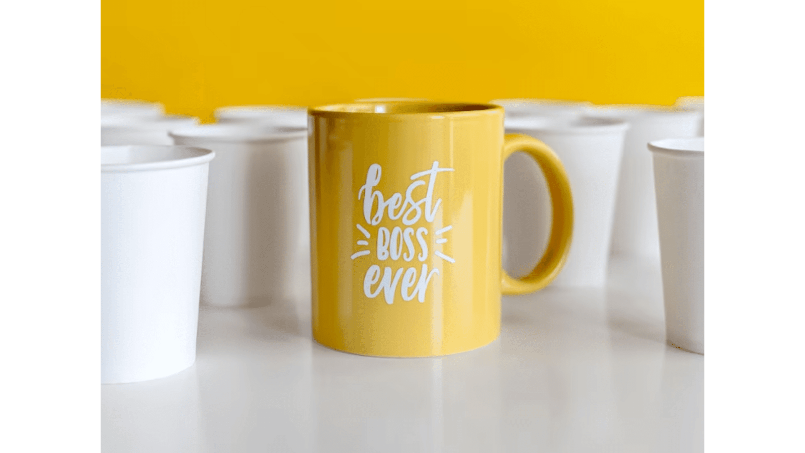 15 Team Building Prizes that Bring Joy to Your Employees - PlayTours