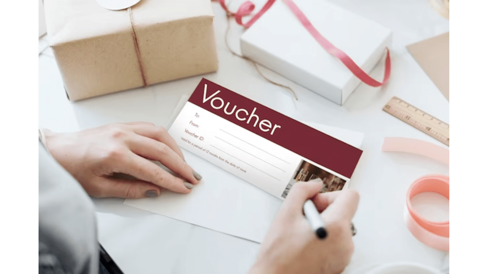 15 Team Building Prizes that Bring Joy to Your Employees - PlayTours