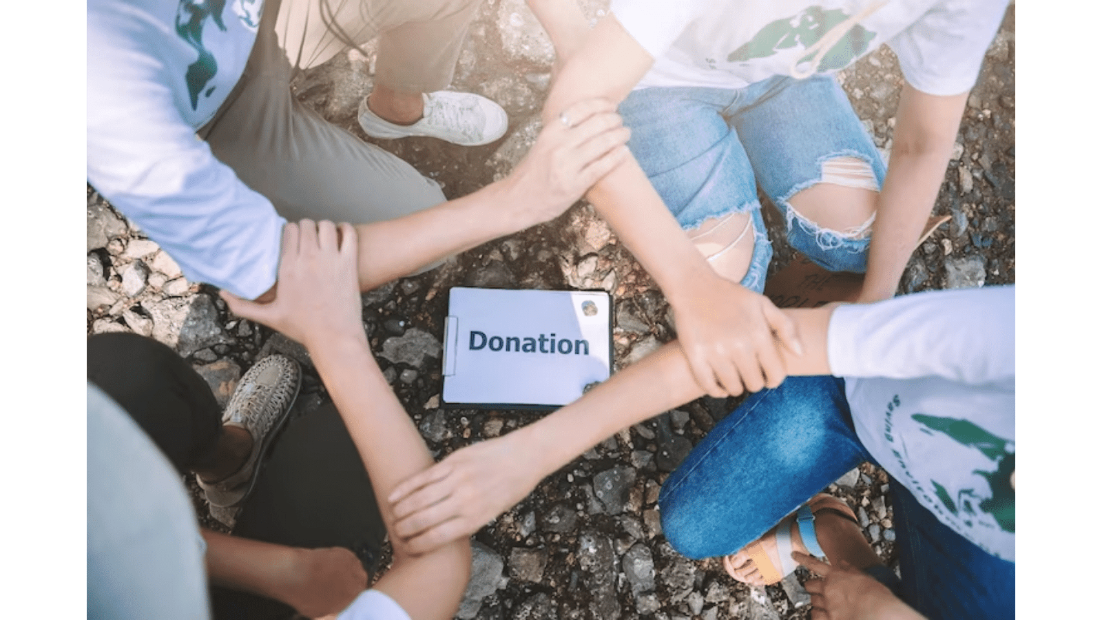 15 Team Building Prizes that Bring Joy to Your Employees - PlayTours