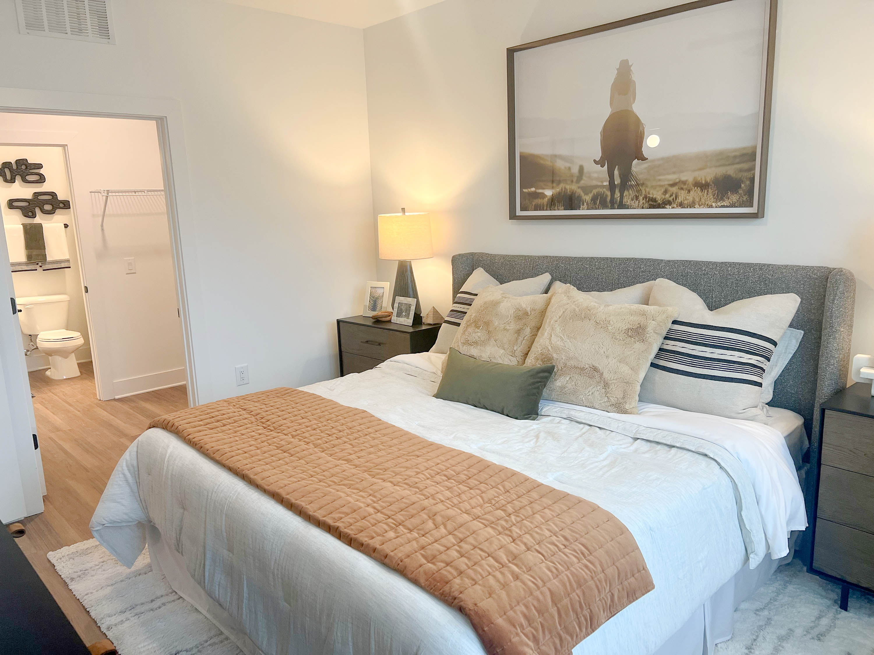 The Scottie – Marathon Village Apartments