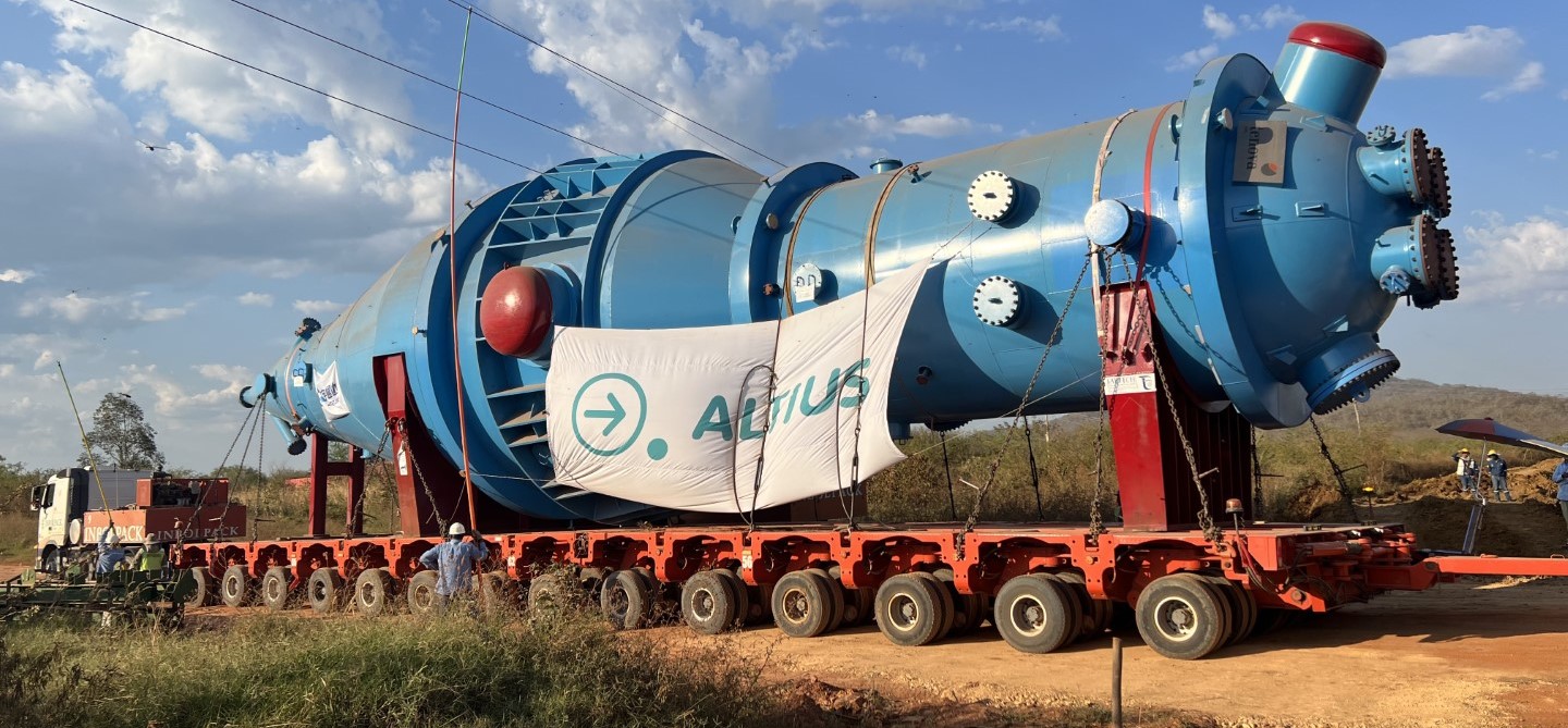 Altius Sets a New Record with a Reactor Transport at the Port of Zarate ...