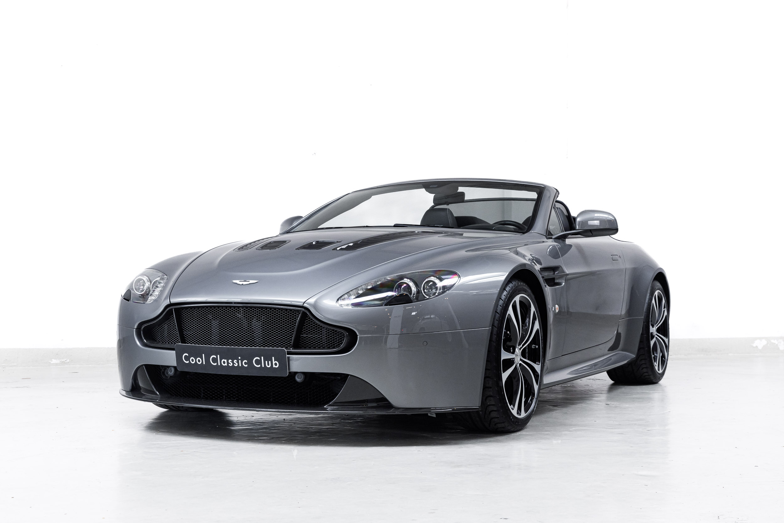 Aston Martin V12 Vantage S Roadster - Cool Classic Club