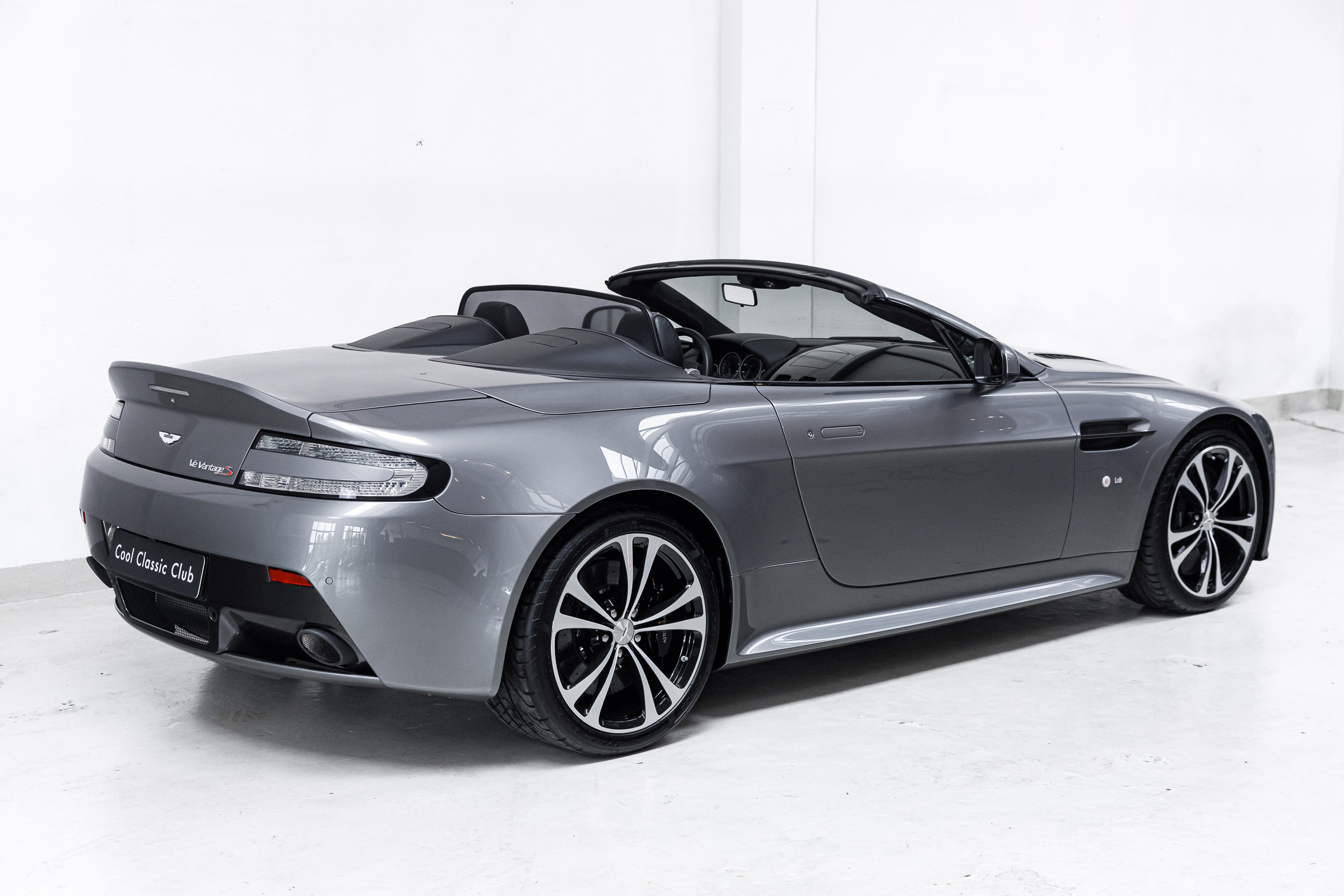 Aston Martin V12 Vantage S Roadster - Cool Classic Club