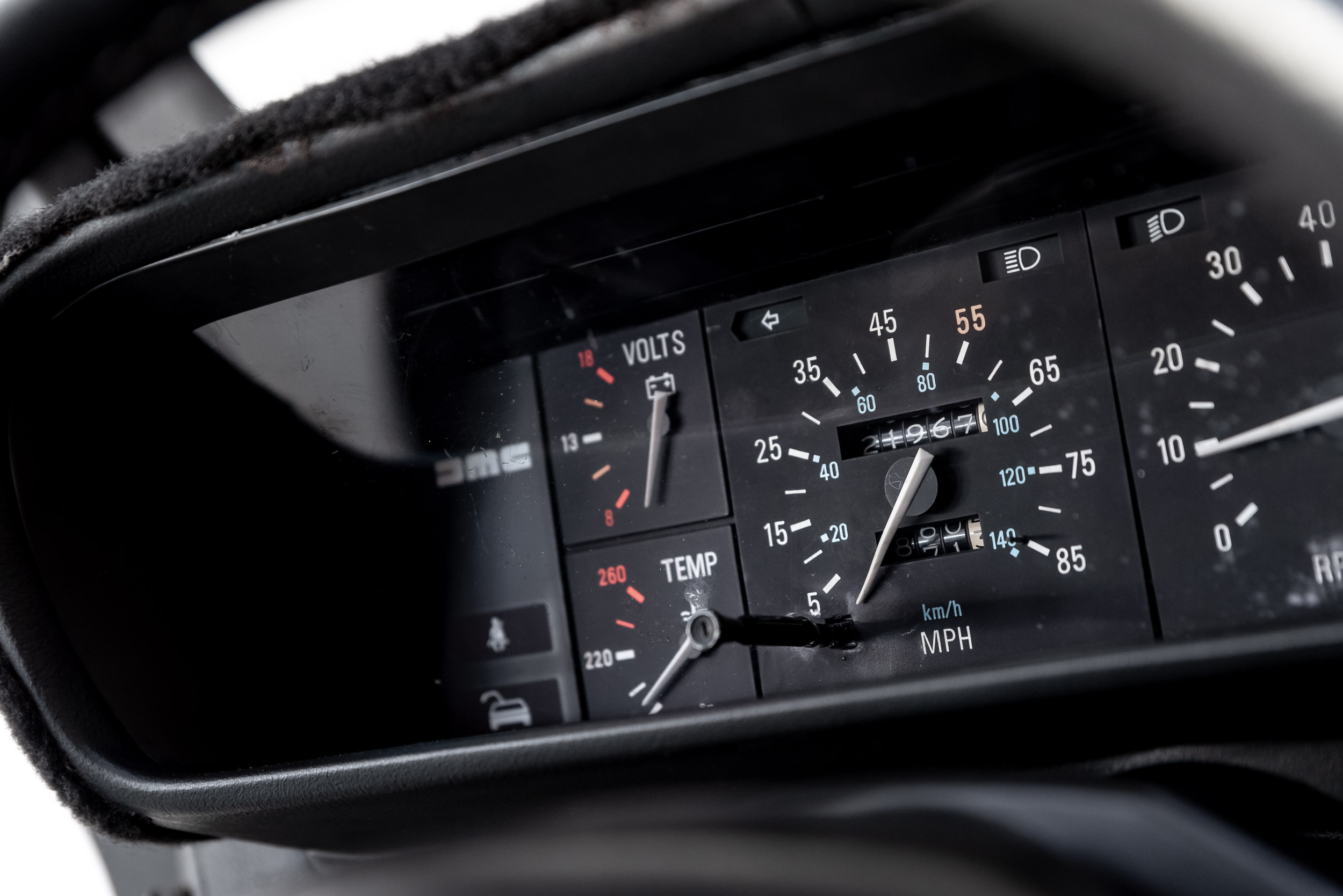 DeLorean DMC-12 - Cool Classic Club
