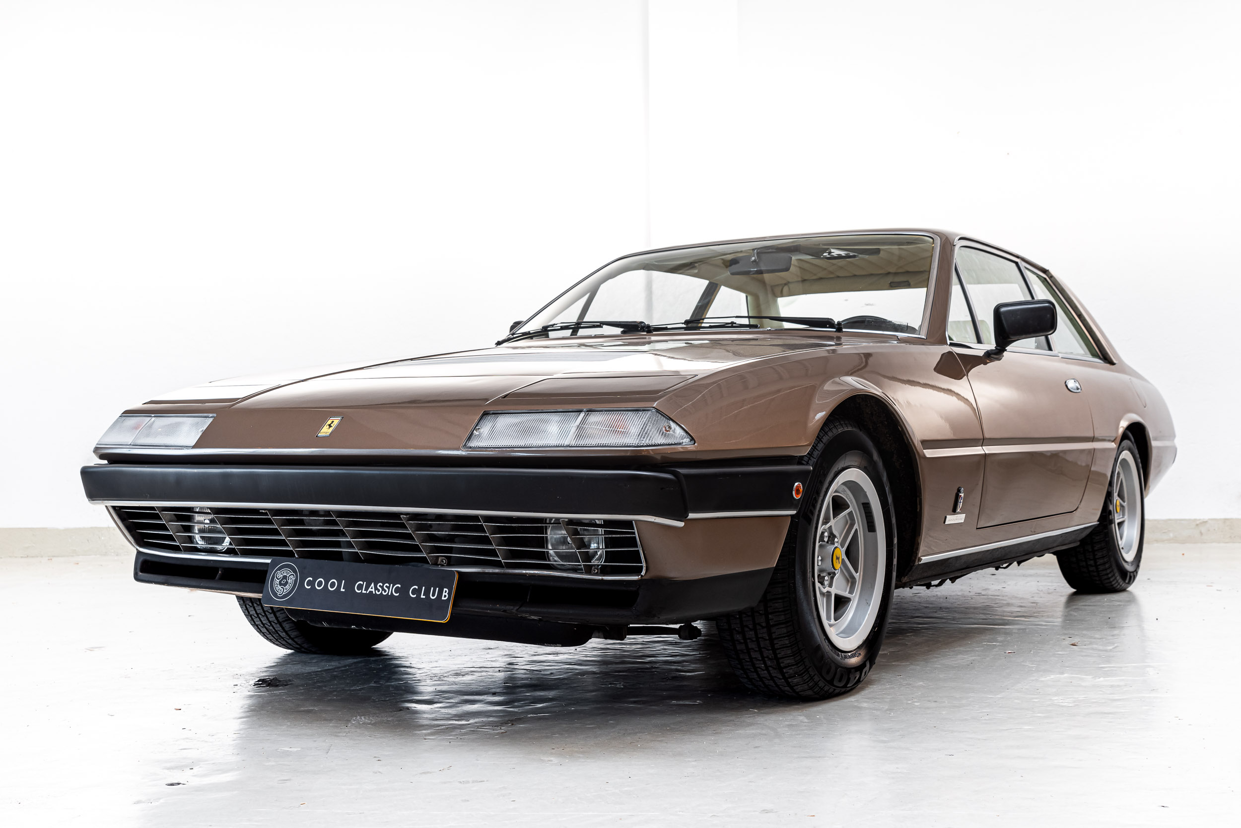 Ferrari 400i - Cool Classic Club