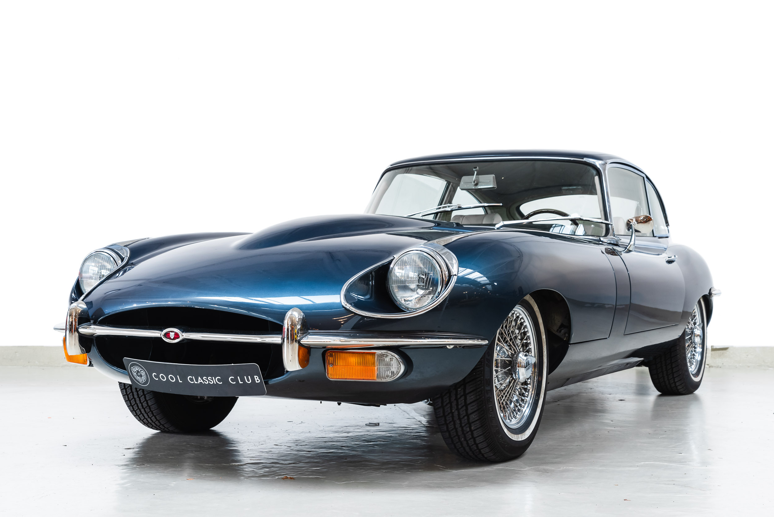Jaguar E-type S2 2+2 - Cool Classic Club