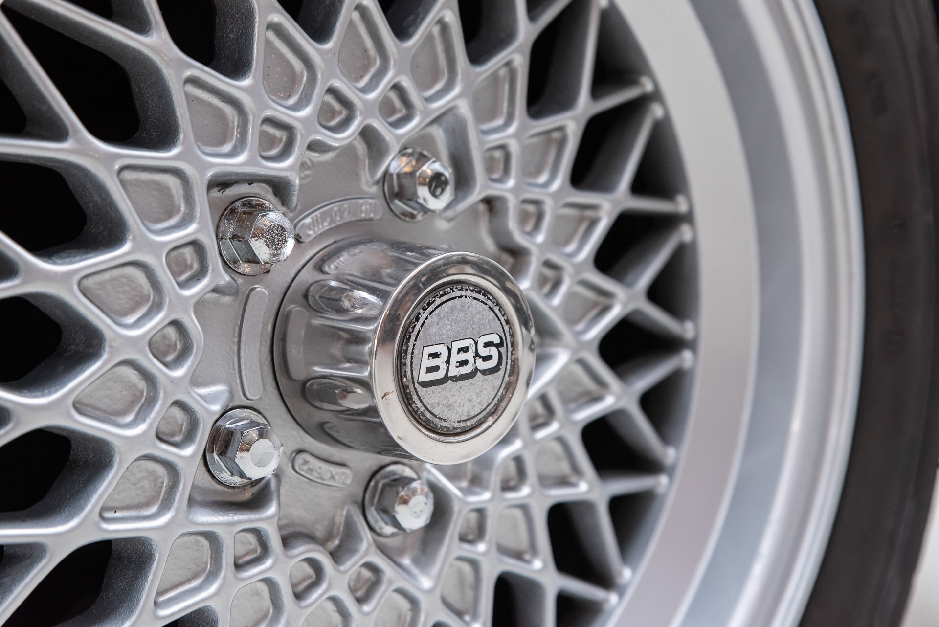 Jaguar XJ6 4.2 Series III - Cool Classic Club