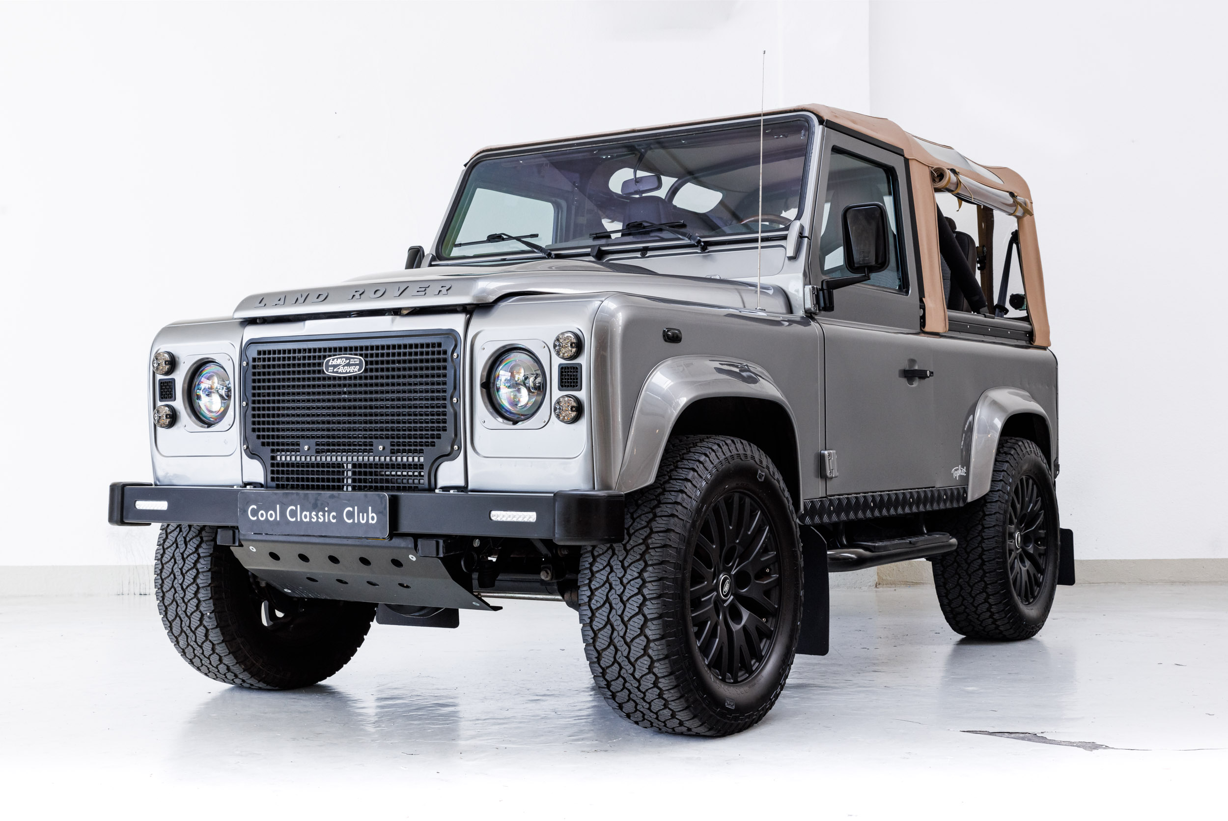 Land Rover Defender 90 Tophat - Cool Classic Club
