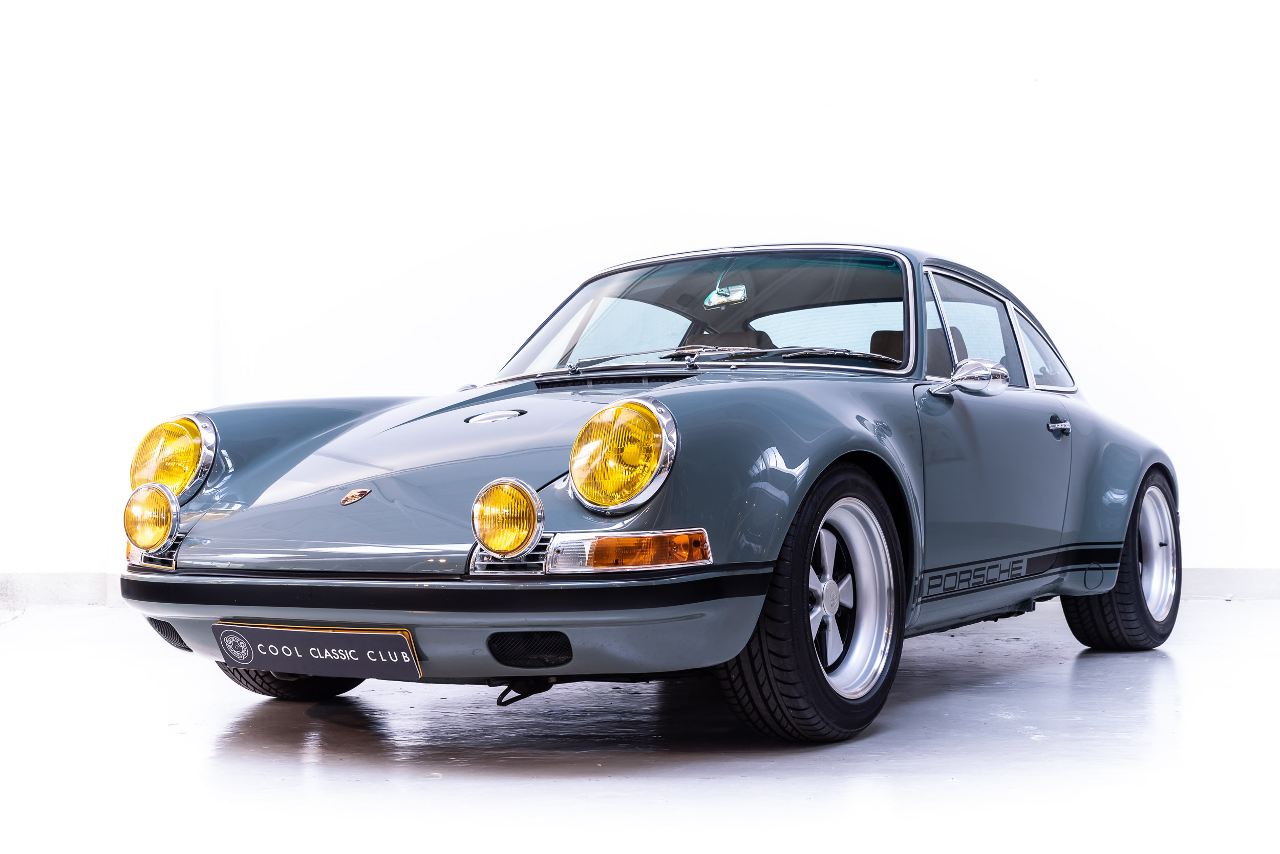 Porsche 911 3.0 SC 'Restomod' - Cool Classic Club