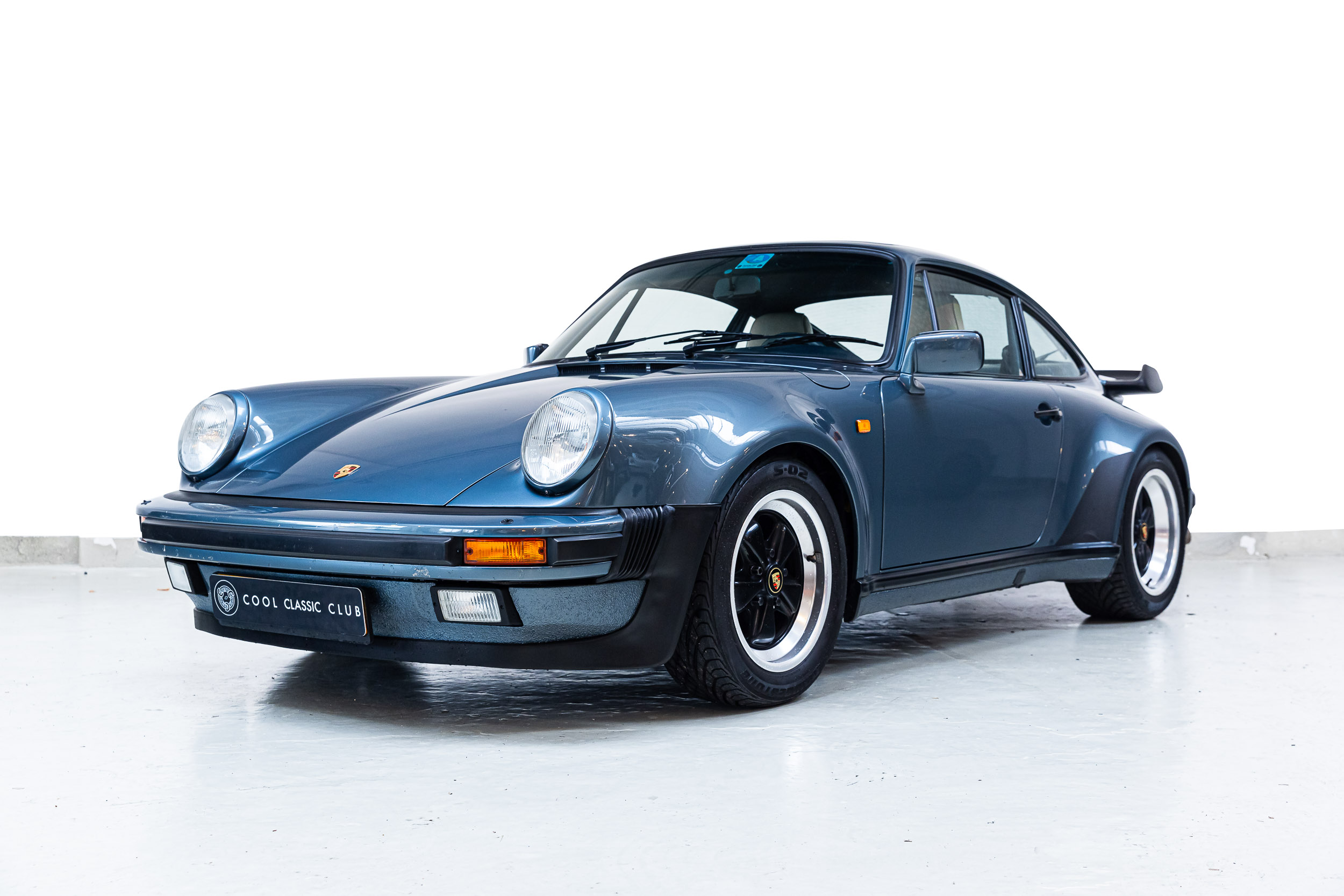 Porsche 930 3.3 Turbo - Cool Classic Club