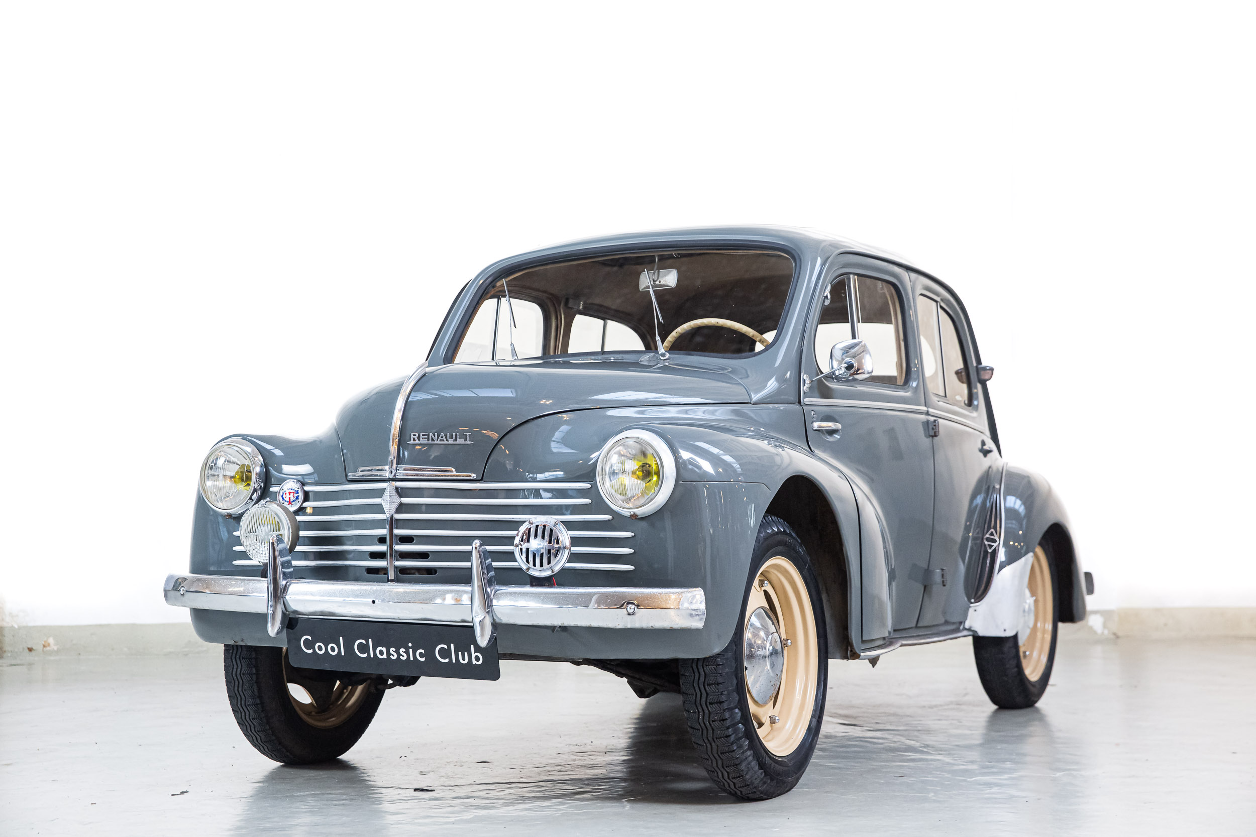Renault 4CV - Cool Classic Club