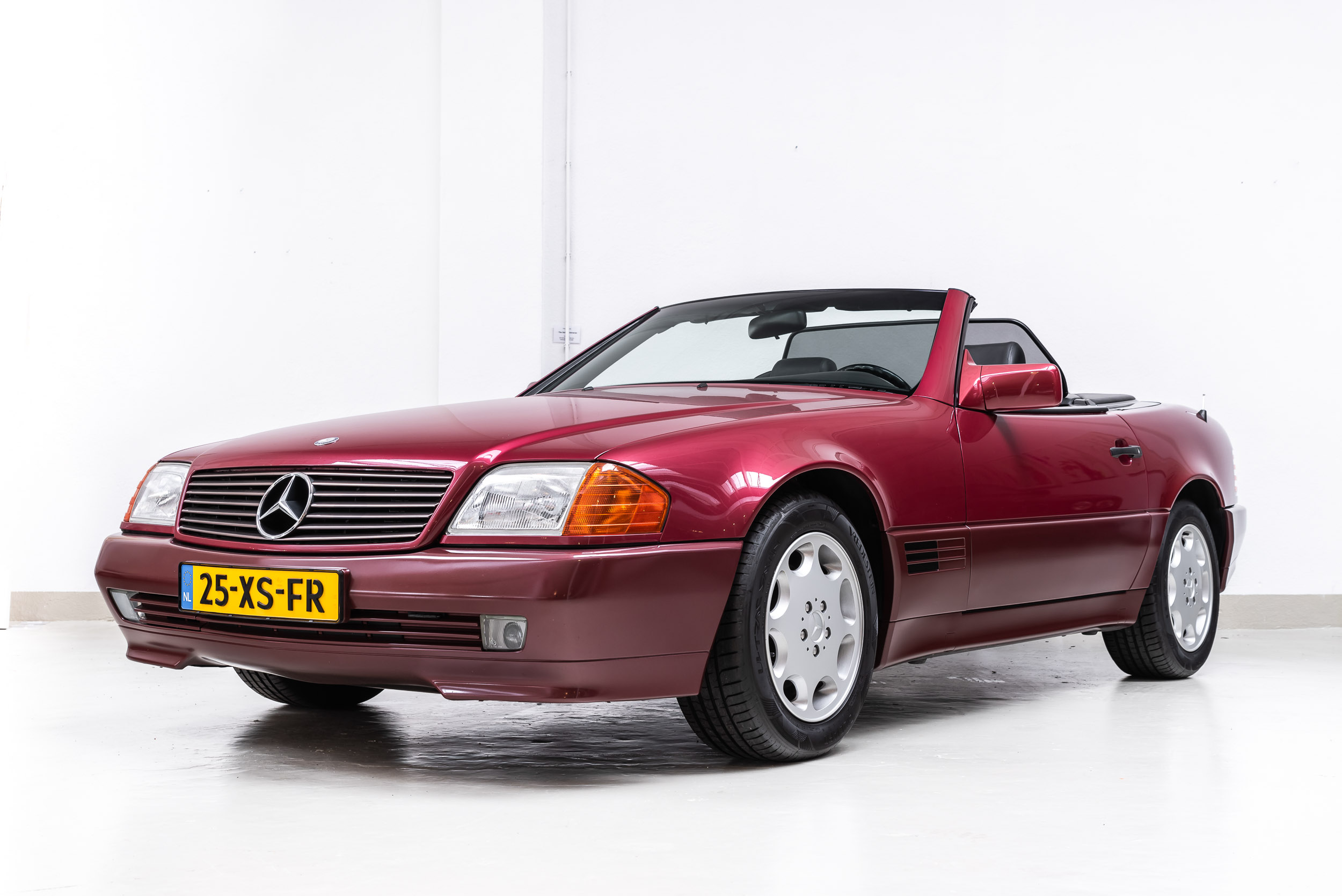 Mercedes 300SL R129 - Cool Classic Club